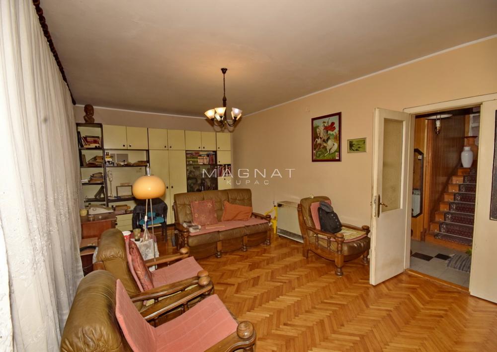 Kuća - Banovo brdo - pijaca - vertikala ID#5807
430.000 €