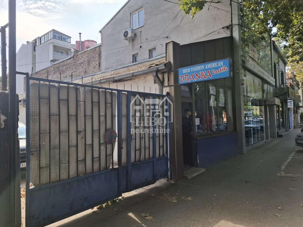 Lokal 260m2, plac 130m2 - centar ID#2470
1.000 €