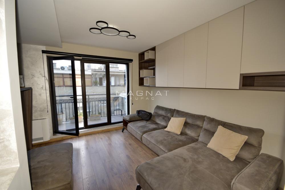 Centar - extra lux stan - parking - Savski trg ID#5801
299.900 €