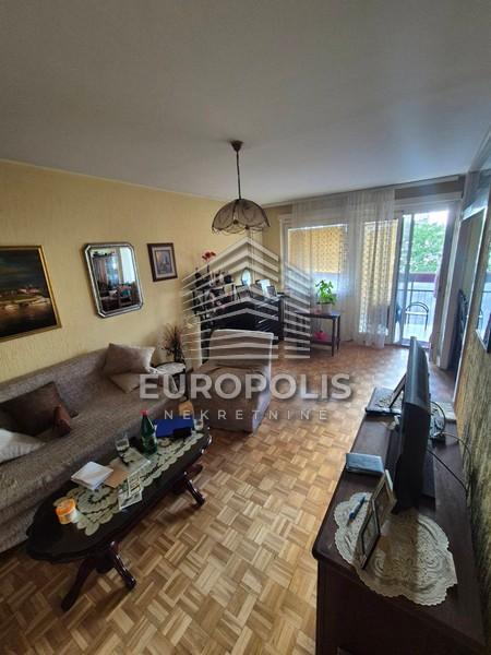 Blok 62, odličan 2.0 za renoviranje ID#10013
210.000 €