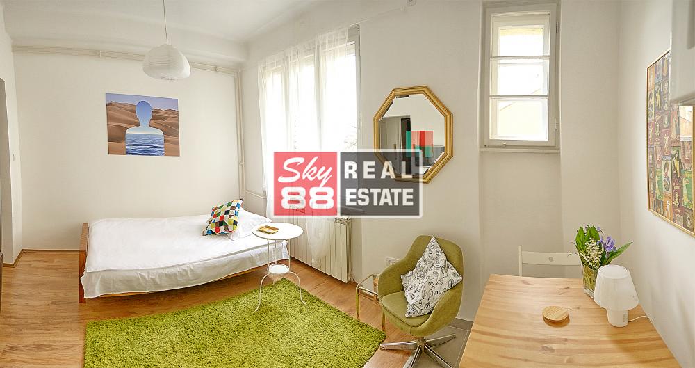 3,0 Centar , Cara Urosa , salonski stan , vrhunska lokacija ID#2576
325.000 €
