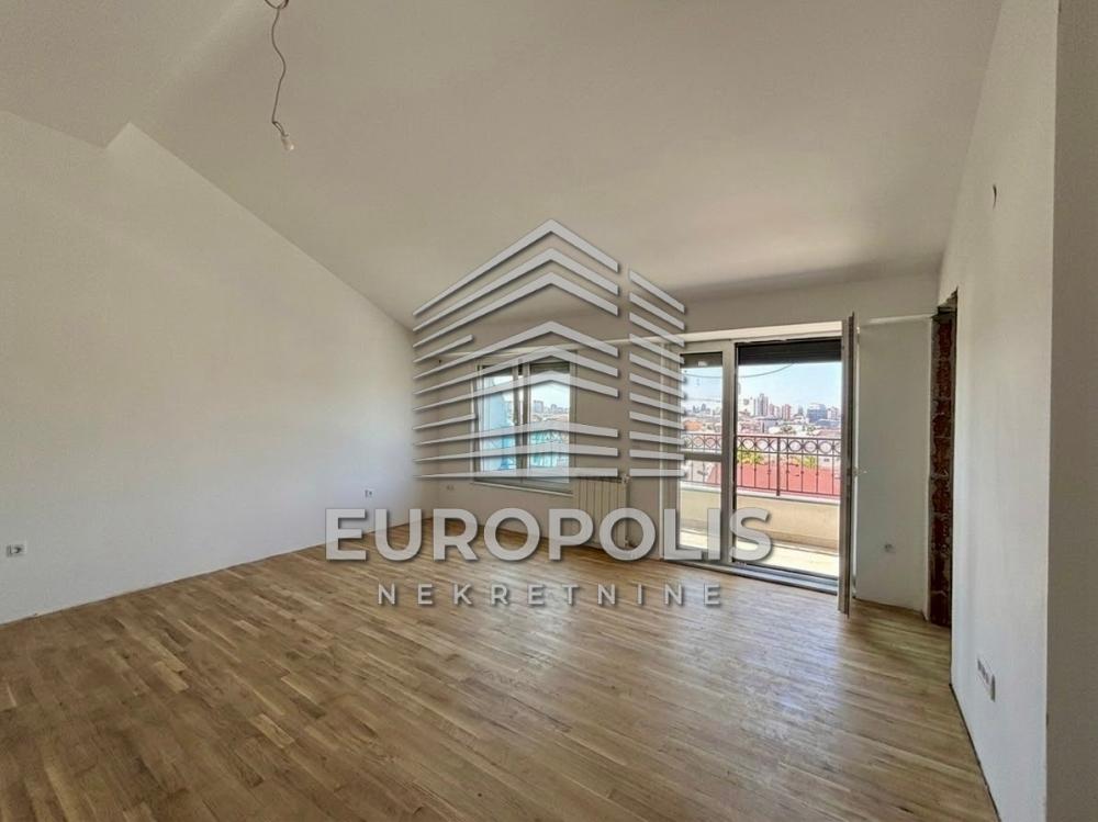 Troiposoban stan 72.53 m² + 14.72 m² galerije ID#10040
280.000 €