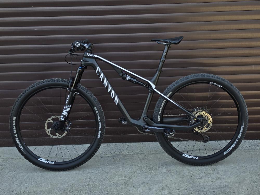 Canyon LUX CF 7 2022