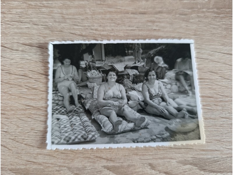 Vintage fotografija dame na plaži