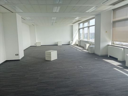 Novi Beograd PP u posl. zgradi 419 m2, ID :15646-1