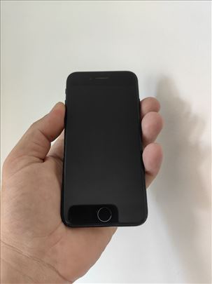 Iphone 7 128gb crni