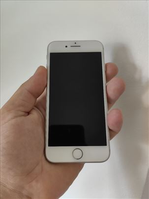 Iphone 8 beli akcija