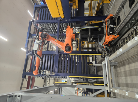 Industrial Robot KUKA KR 120 R3900-2 K