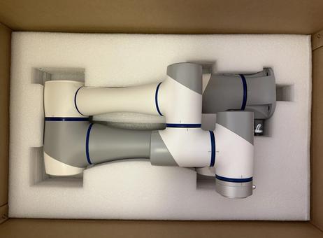 DOBOT CR5 kolaborativni robot – nosivost 5 kg / domet 900 mm
