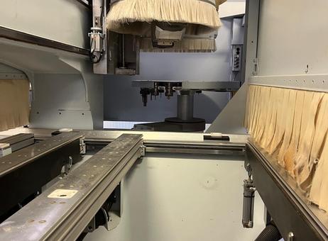 Petosni CNC obradni centar za drvo HOMAG BMG311