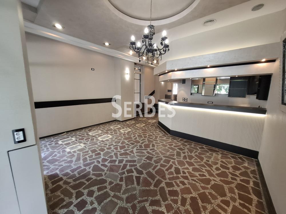 Lokal za izdavanje, Bulevar Oslobođenja, Novi Sad, 150m², 1.500 €/mes