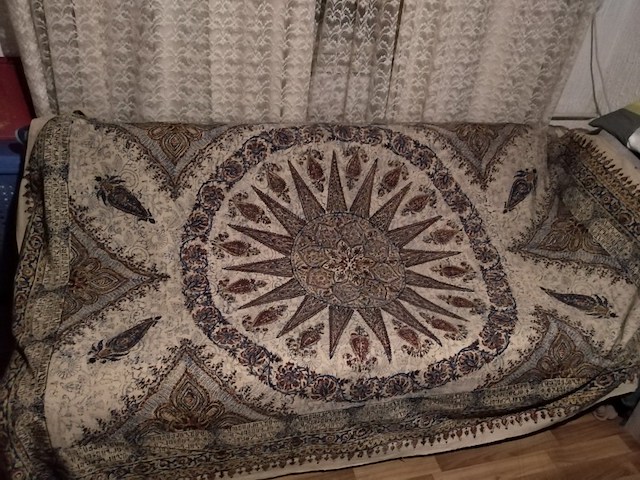 Stolnjak-prekrivač divan batik tehnika 230x160