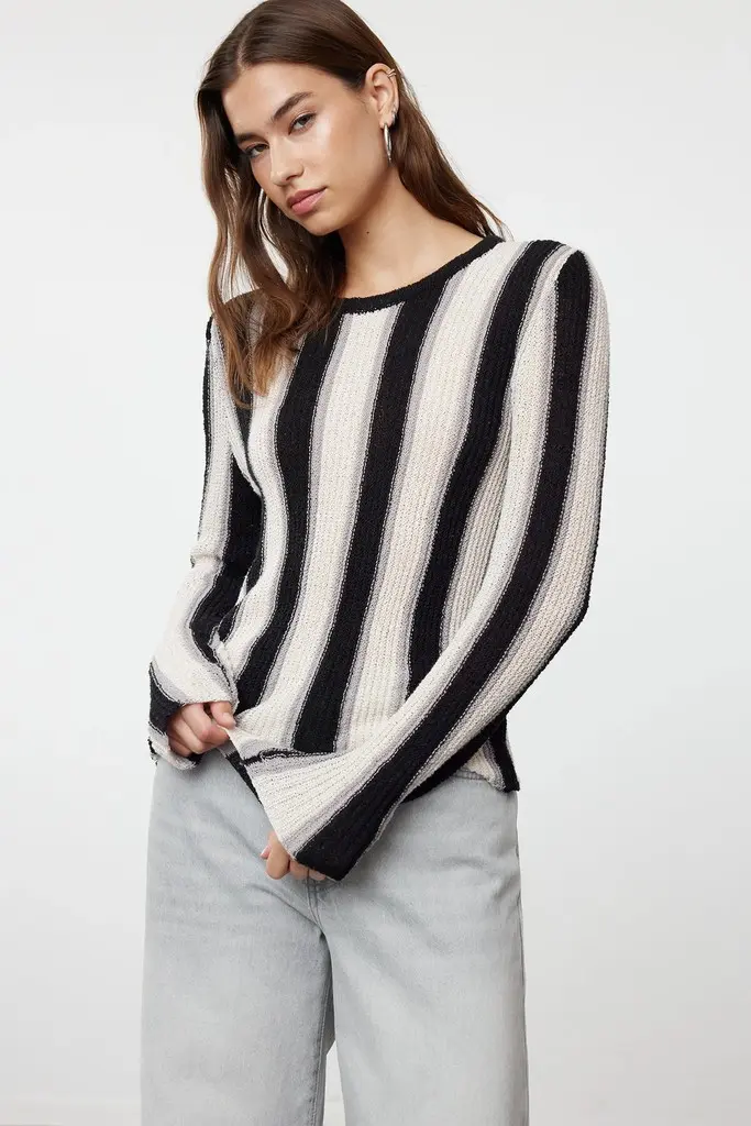 Trendyol Milla ženski duks TWOAW25KZ00015, Crna/Crna