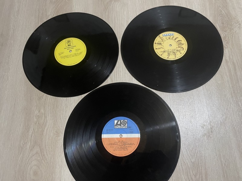 Gramofonske ploče bez omota ACDC, Motorhead, Reo Speed