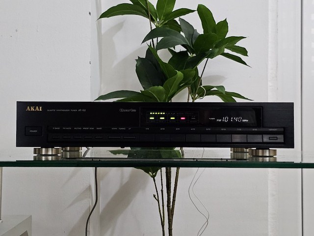 Akai AT-52