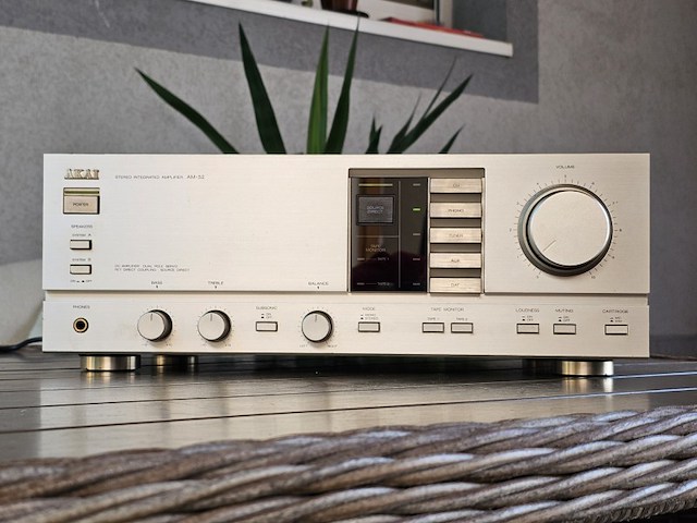 Akai AM-52
