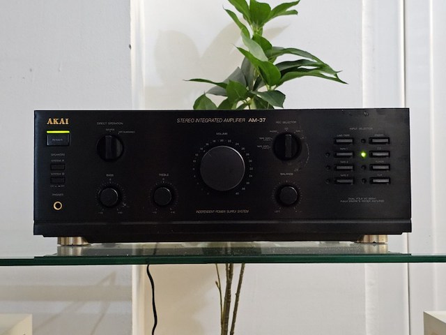 Akai AM-37
