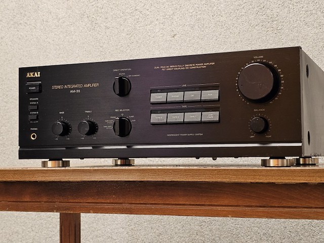 Akai AM-32