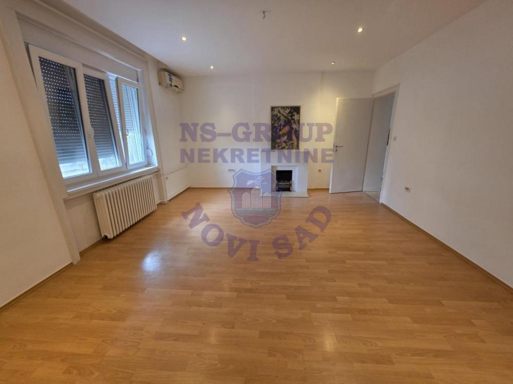 Trosoban stan na prodaju, 112m2, 297.760€