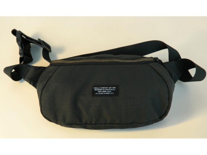 Originalna THRILLS Co crna unisex torba oko struka