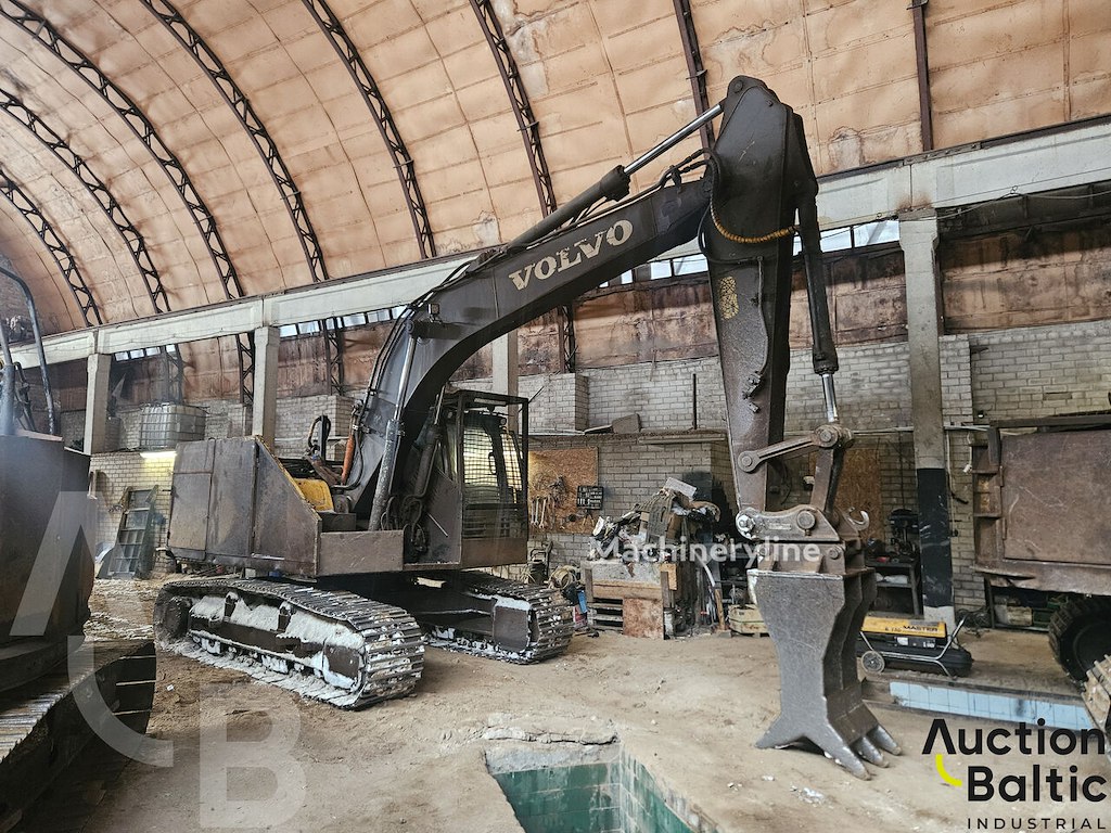 Prodaje se Volvo EC 180D bager guseničar na aukciji