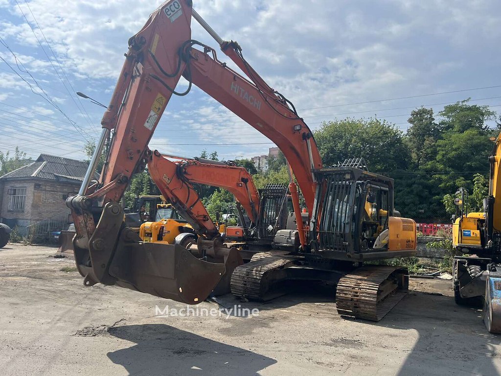 Hitachi bager guseničar