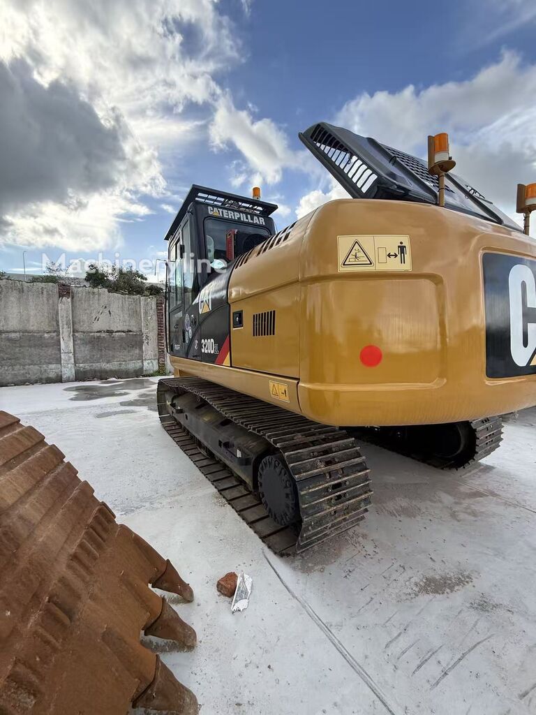 Caterpillar 320D2L bager guseničar