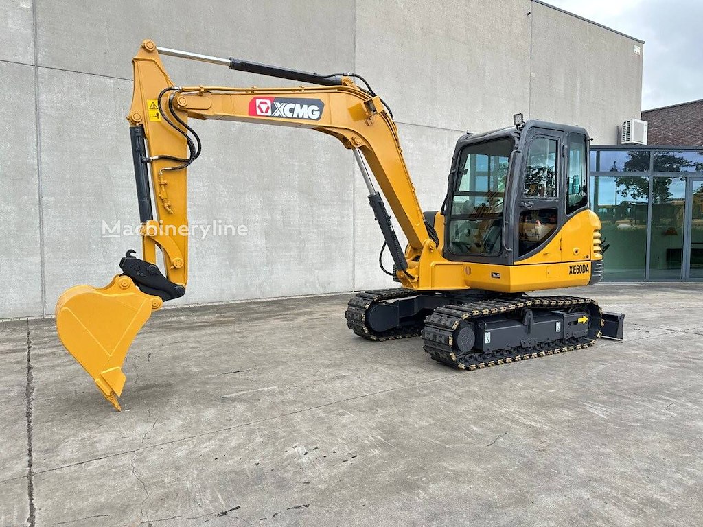 Prodaje se XCMG XE60DA bager guseničar na aukciji