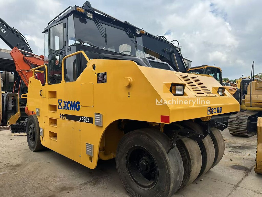 XCMG XP203 pneumatski valjak