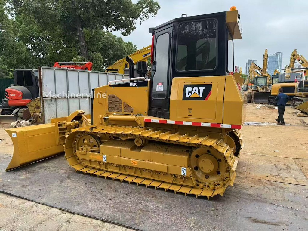 Caterpillar D5 D5B D5C D5G D5K buldožer