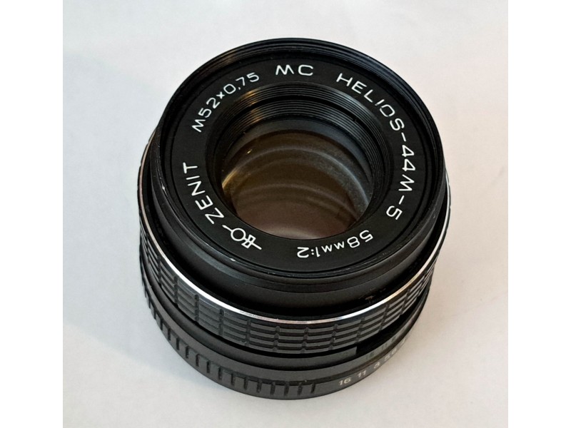 MC Helios-44M-5 58mm 2 - M42