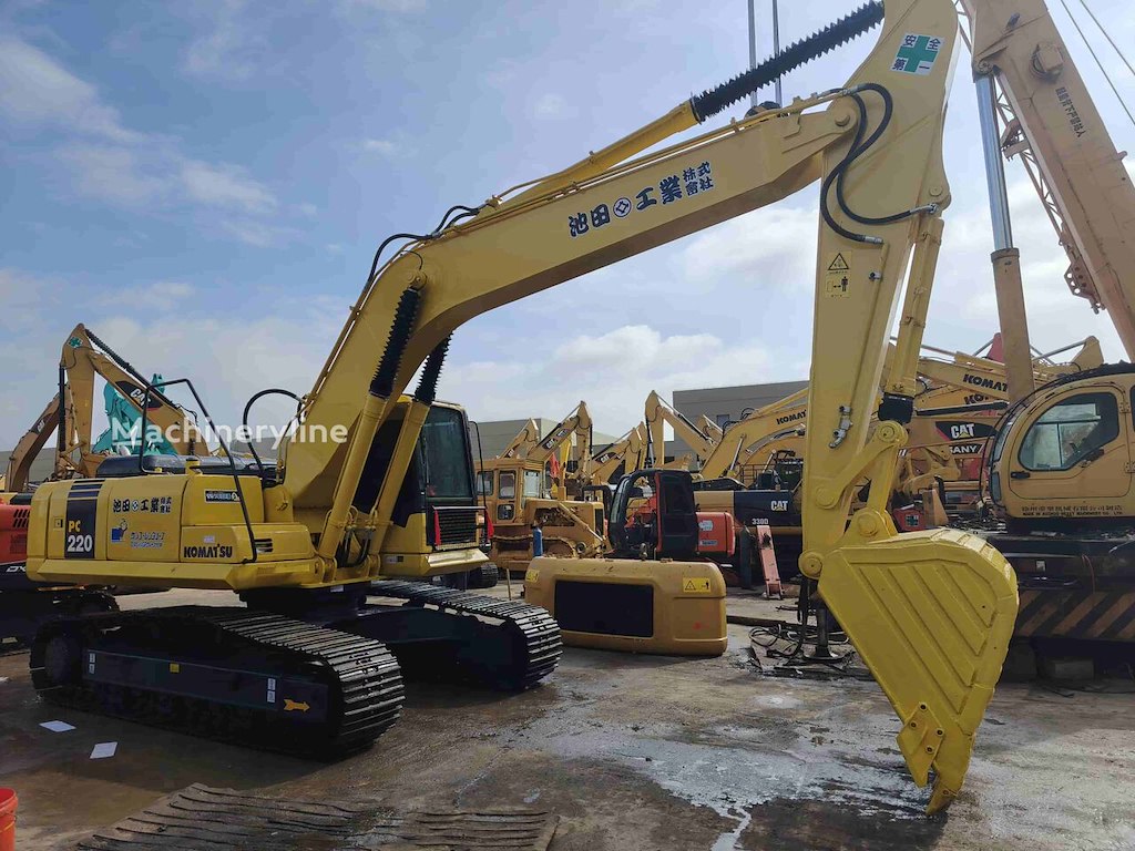Komatsu PC220 bager guseničar