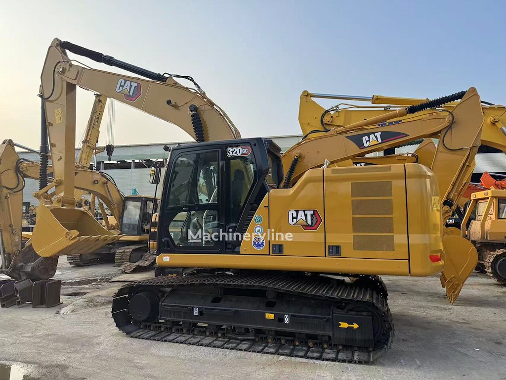 Caterpillar 320GC bager guseničar