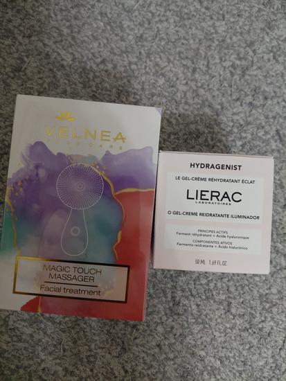 Lierac Hydragenist gel krema i masažer za lice
