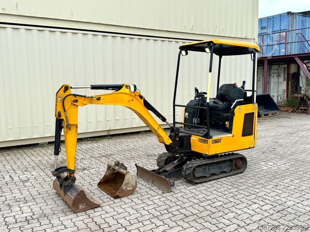 Mini bager
JCB 15C-1 / 789 H / 2 x Löffel