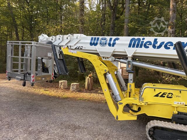 Guseničarska radna platforma
Teupen LEO30Tplus