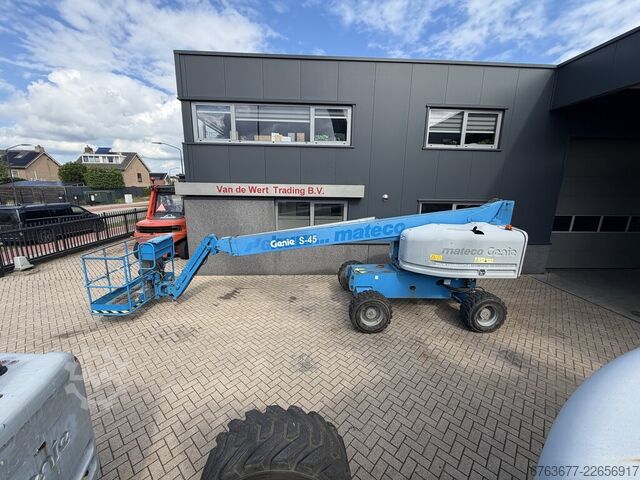 GENIE S-45 teleskopska platforma / zglobna dizalica 4x4 DEUTZ DIZEL 5189 sati 15,7 m radna visina 20
GENIE S-45 Telescoop hoogwerker / boomlift 4x4 DEUTZ DIESEL 5189uur 15,7M Werkhoogte 2014