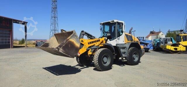 Utovarivač
Liebherr L 526 Radlader Kabelbrand