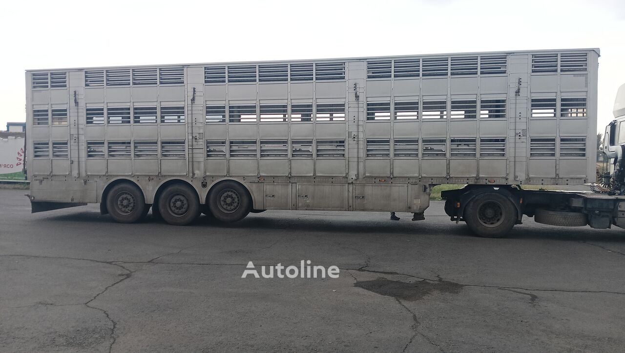 Pezzaioli SBA63 poluprikolica za prevoz stoke