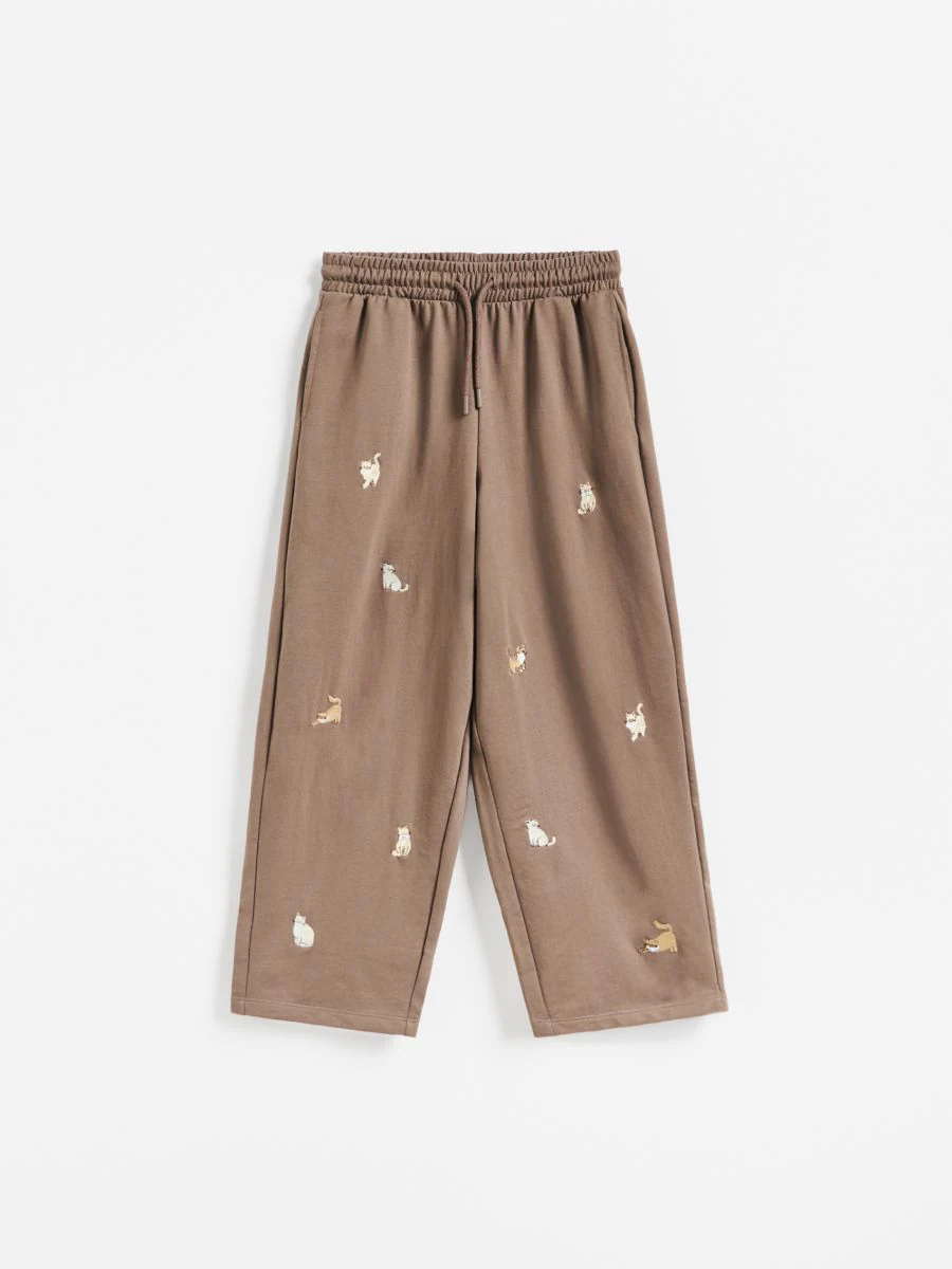 Ležerne trenerka pantalone