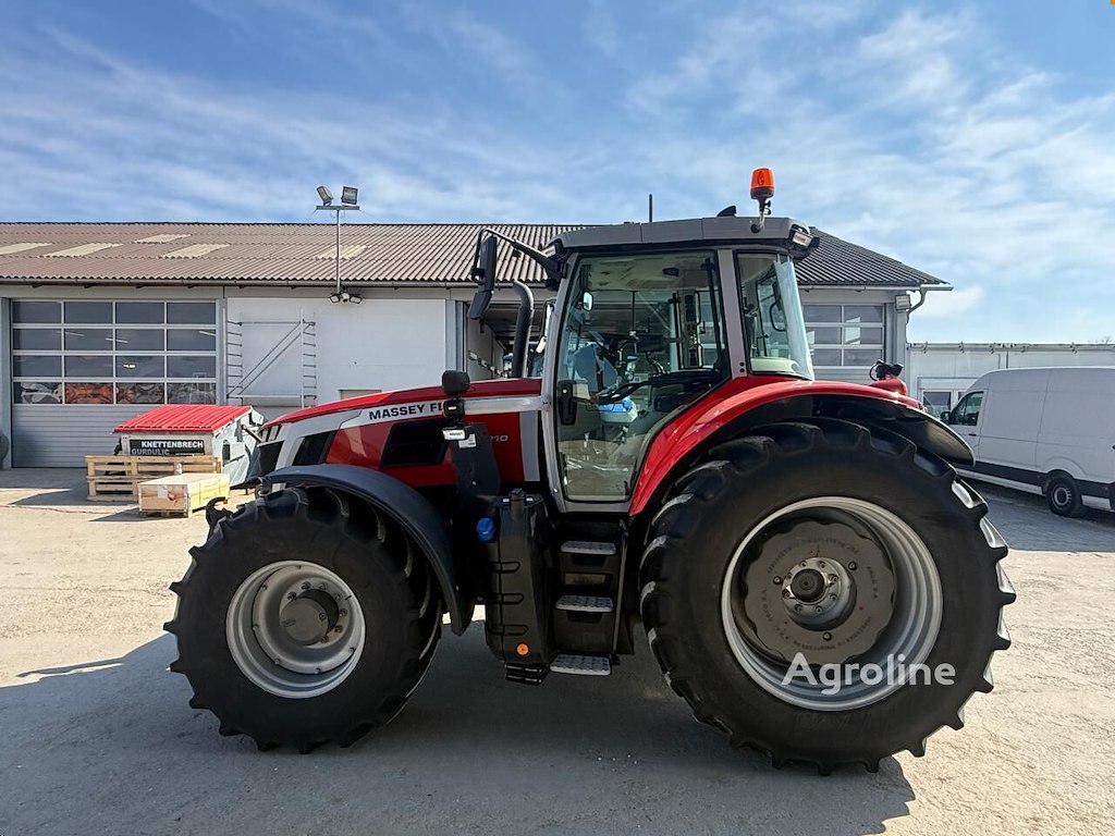 Massey Ferguson 7S.210 VT traktor točkaš