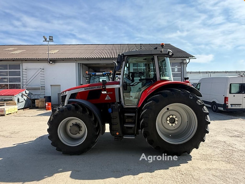 Massey Ferguson 7S.210 VT traktor točkaš