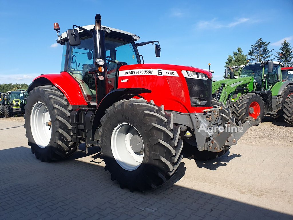 Massey Ferguson 7720 S traktor točkaš