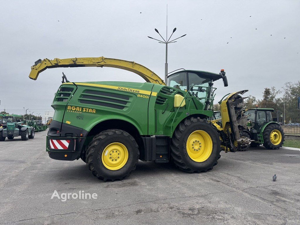 John Deere 8400 krmni kombajn