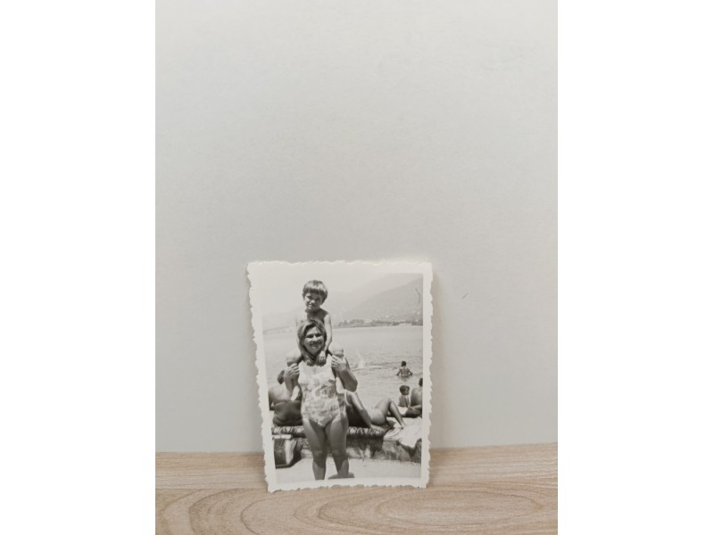 Vintage fotografija dama s detetom