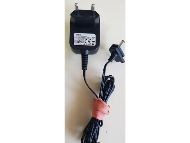 AEG punjac 8V - 0,2A