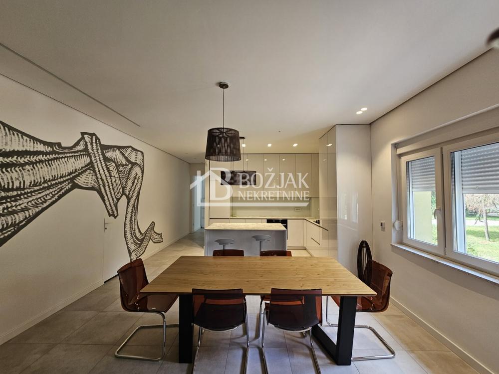 Luksuzan trosoban stan ID#2773
178.000 €