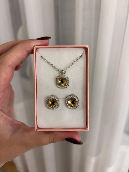 Elegantan set nakita
