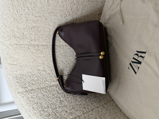 Zara torbica sa etiketom<3 bordo