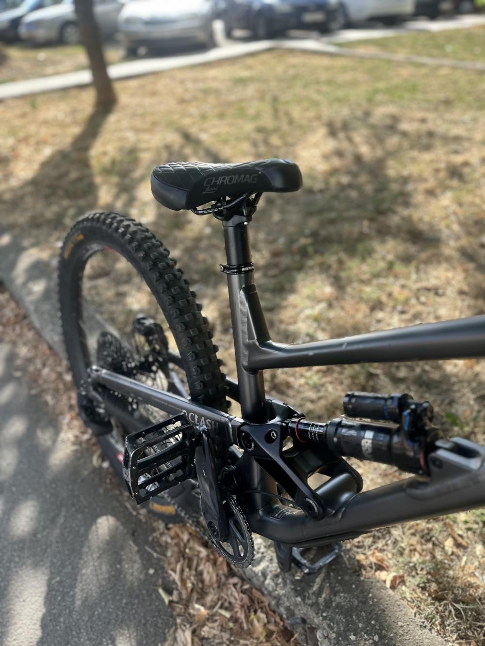 Commencal Clash v2 2025 Sa papirima i garancijom